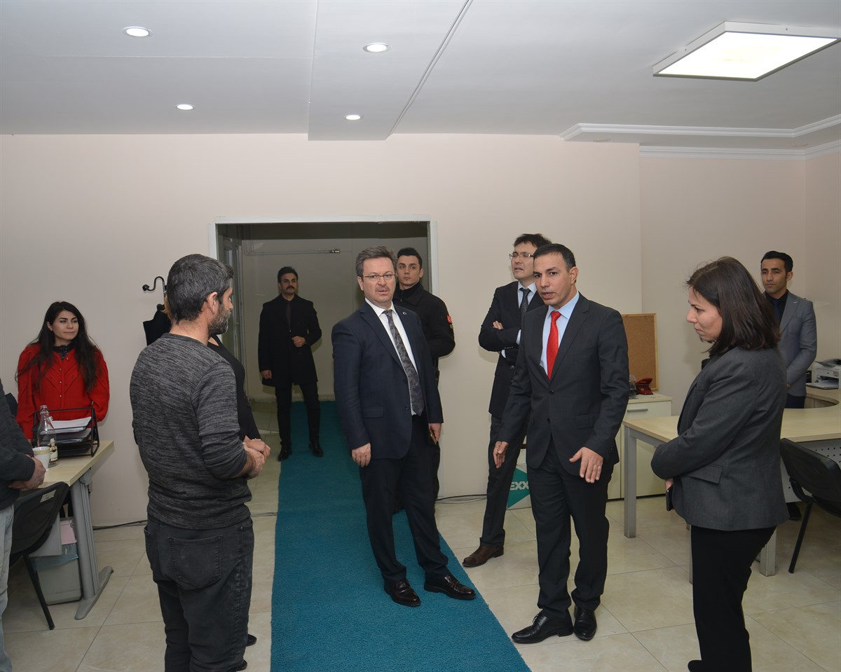 Valimiz Enver Ünlü Sosyal Hizmet Merkezi Müdürlüğünün Yeni Hizmet ... Valimiz Enver Ünlü Sosyal Hizmet Merkezi Müdürlüğünün Yeni Hizmet ...